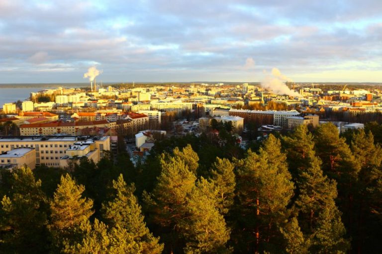 タンペレお薦めの観光地：プーニッキ展望台とドーナツカフェ（Pyynikki observation tower cafe） | キートスショップ